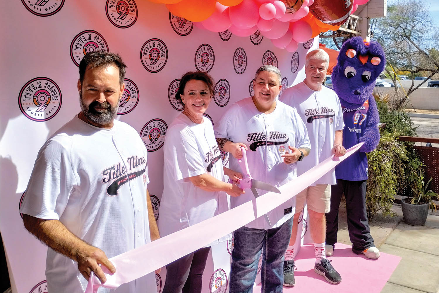 Title 9 Sports Grill opens in Melrose | North Central News